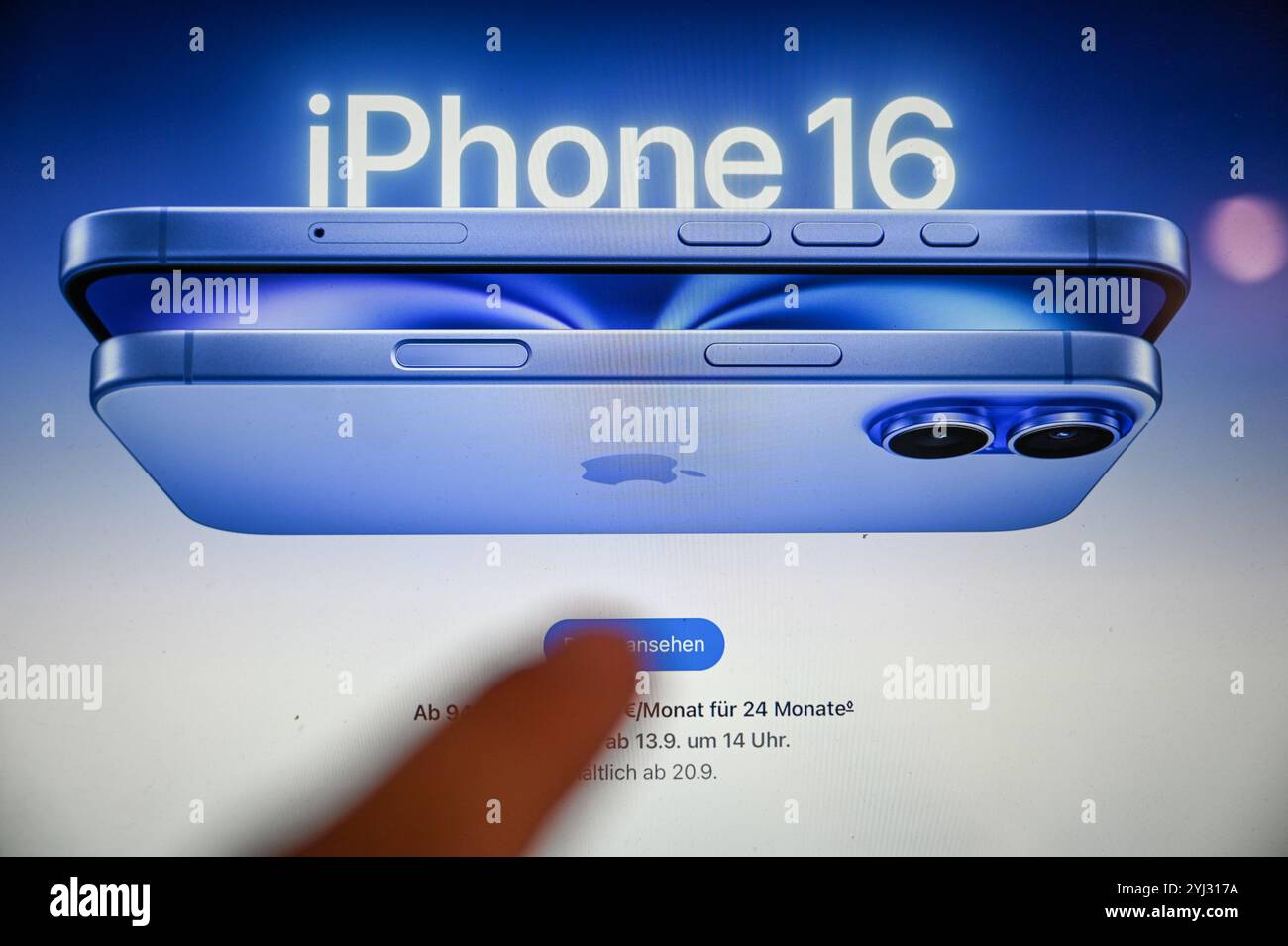 Iphone 16 purchase hi-res stock photography and images - Alamy
