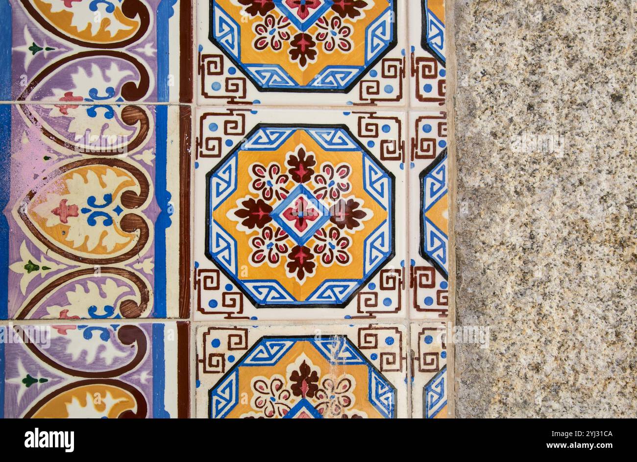 Portuguese building facades hi-res stock photography and images - Alamy
