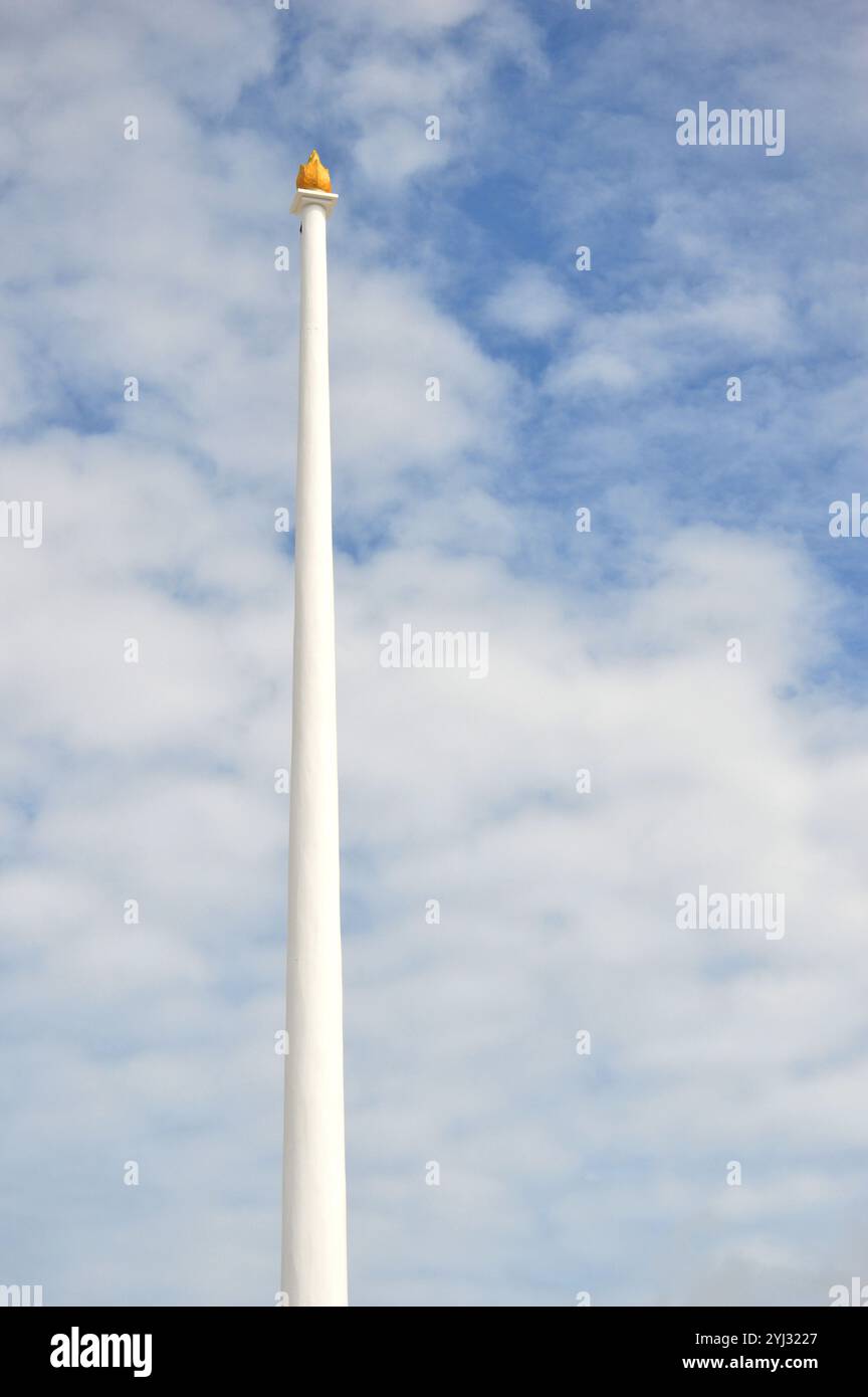 Flagpole pulley hi-res stock photography and images - Alamy