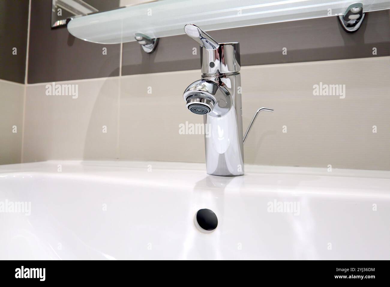 White sink in SPA salon Stock Photo - Alamy