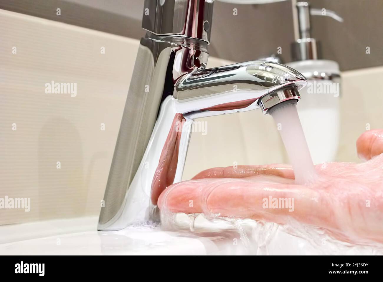 Faience hand wash hi-res stock photography and images - Alamy