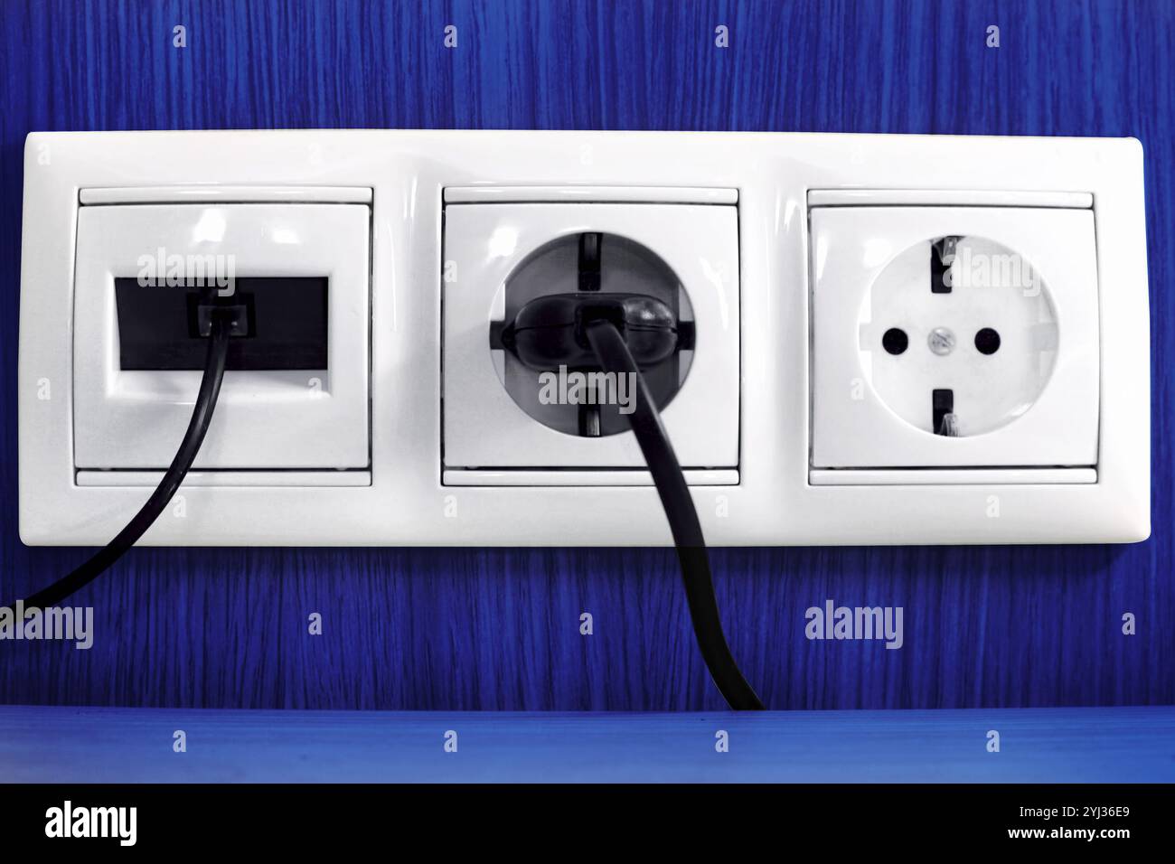 Base plugs hi-res stock photography and images - Alamy