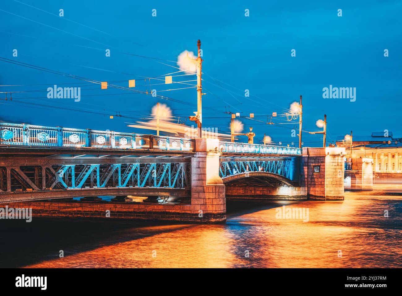 Downtown drawbridge in the evening hi-res stock photography and images ...