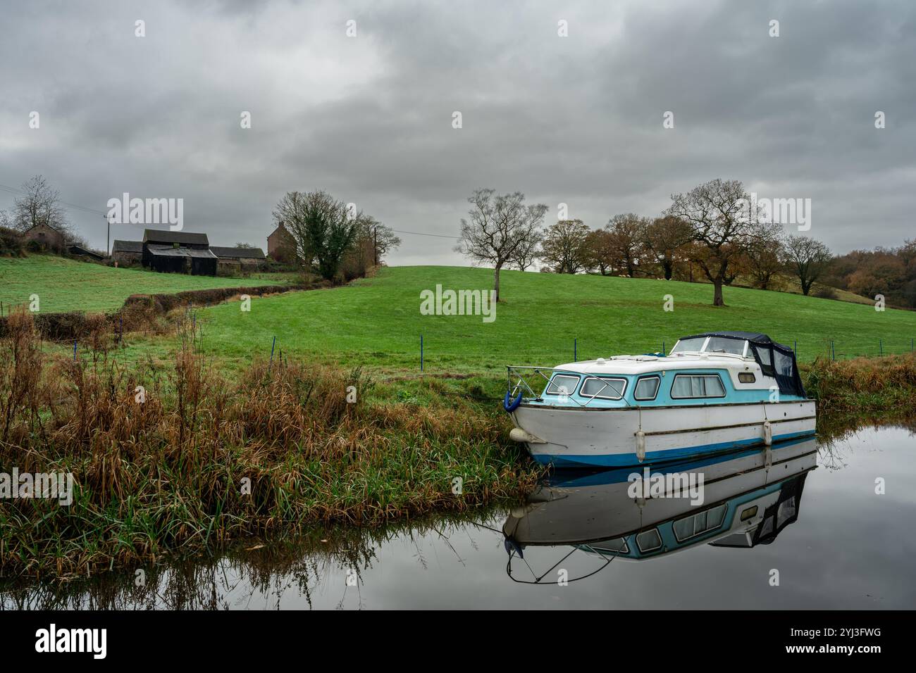 Bridge caldon canal denford hi-res stock photography and images - Alamy