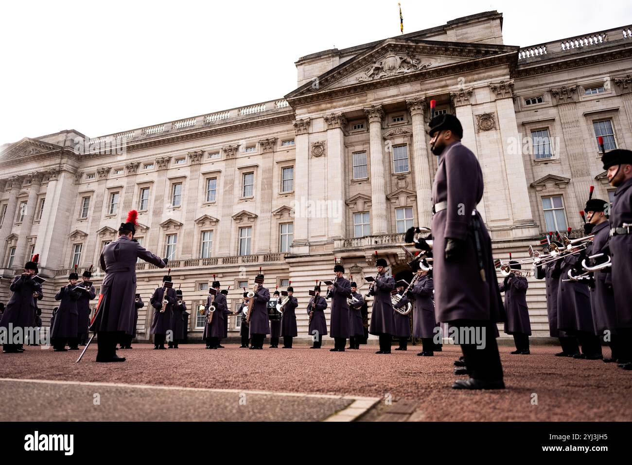 The Band and Bugles of The Rifles perform iconic film and TV tunes ...