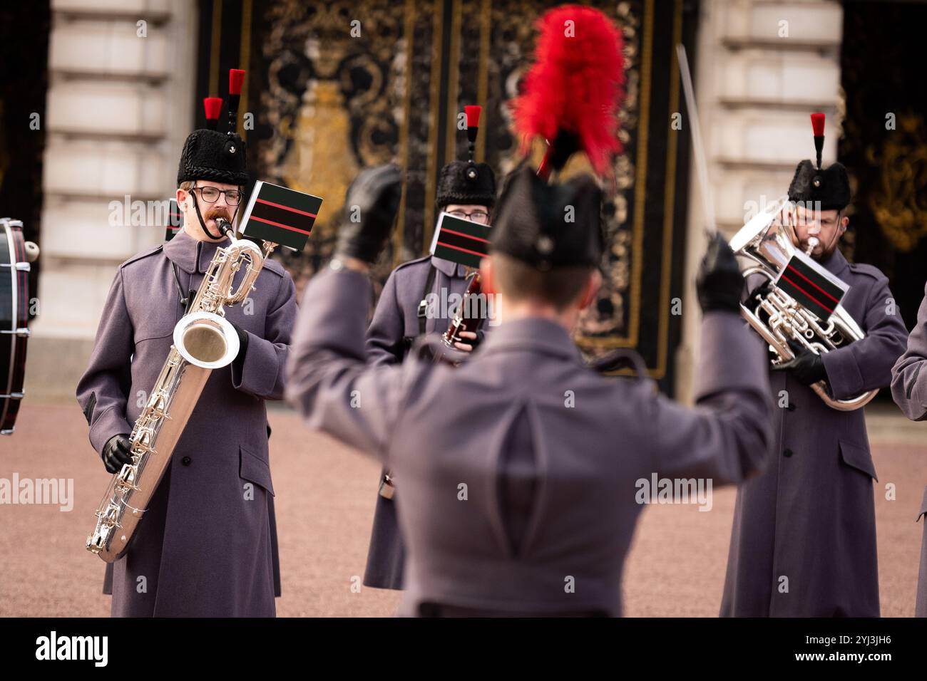 The Band and Bugles of The Rifles perform iconic film and TV tunes ...