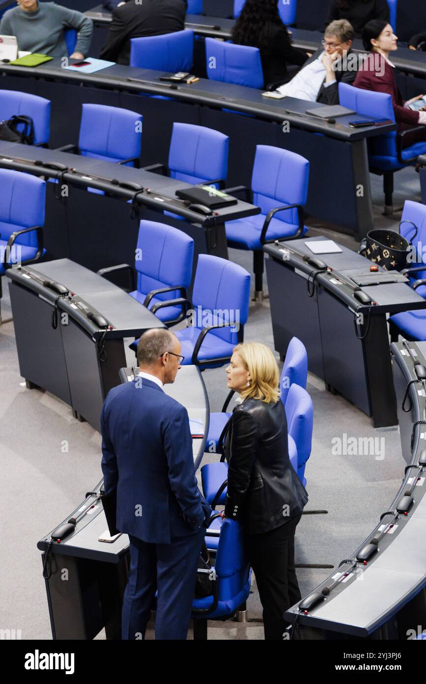 Friedrich Merz, Kanzlerkandidat der CDU und Julia Kloeckner, CDU, vor der Sitzung im Deutschen ...