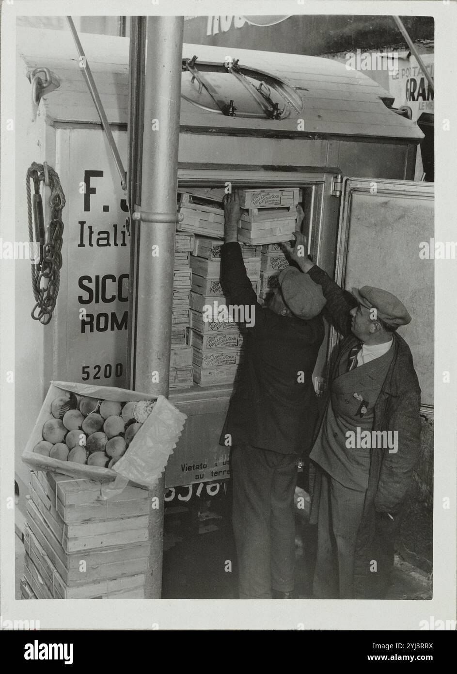 Vintage photo of Paris. A railway wagon body that can leave its chassis ...