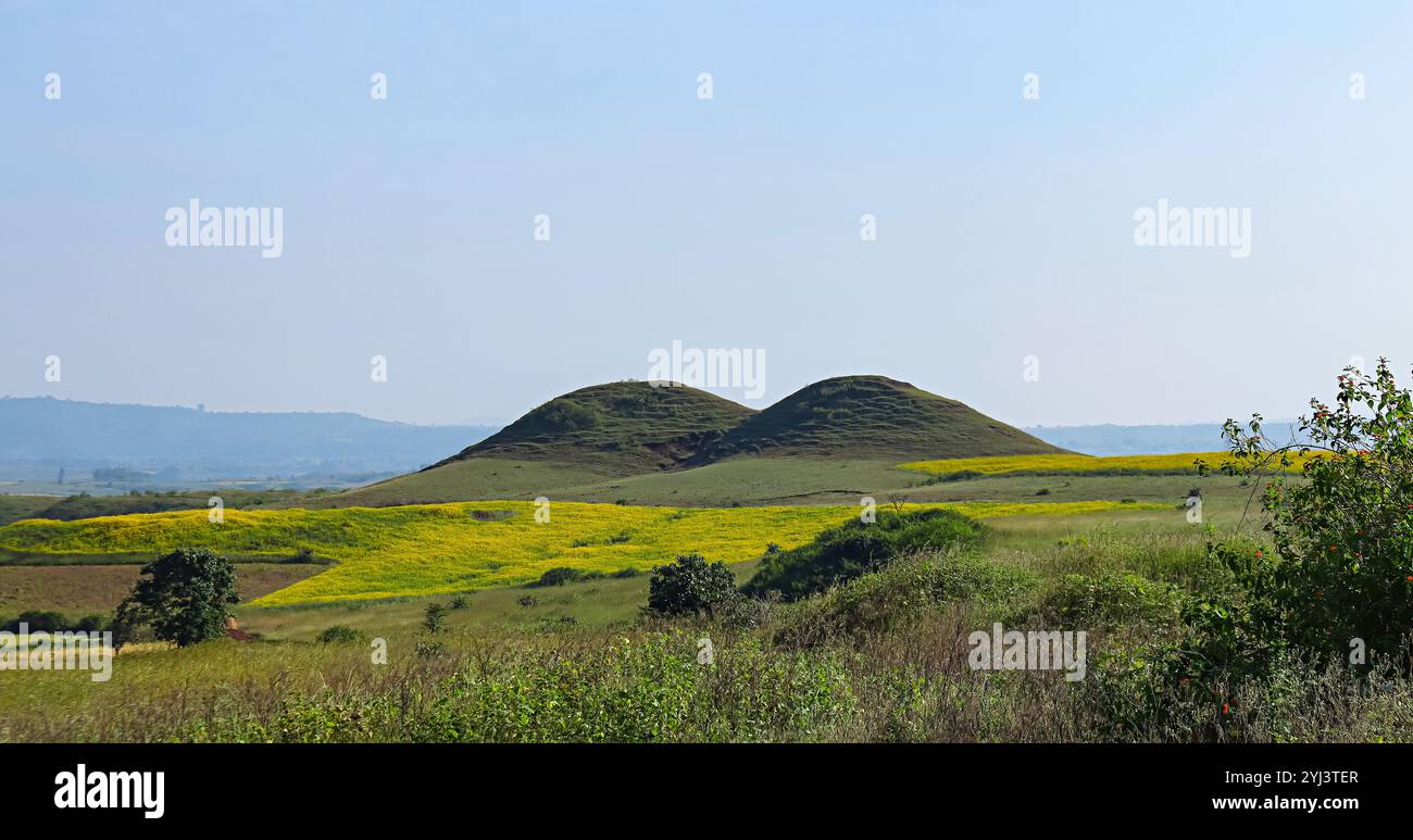 Landscape around Mandla, located in Madhya Pradesh, India Stock Photo ...