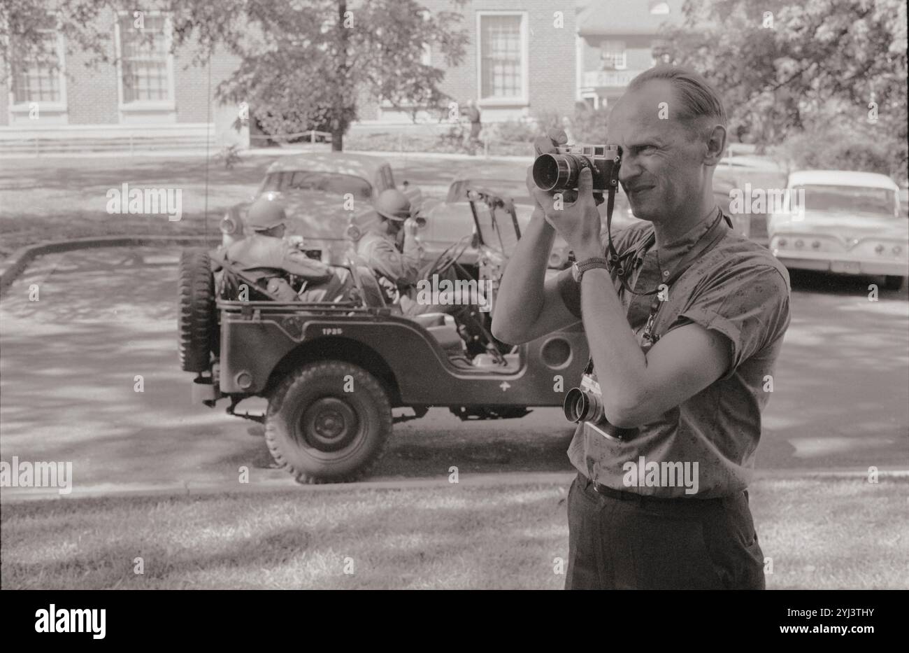 Integration, Miss. Univ - shows USNWR journalist "Slappy" (Ole Miss ...