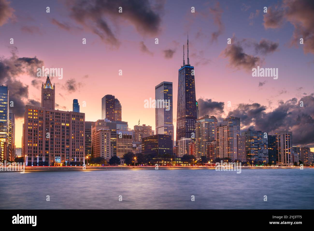 Chicago, Illinois, USA. Cityscape image of Chicago skyline at beautiful ...