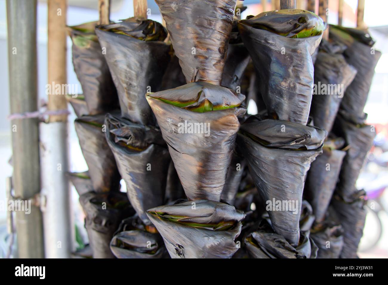 Malay cooking banana leaves hi-res stock photography and images - Alamy