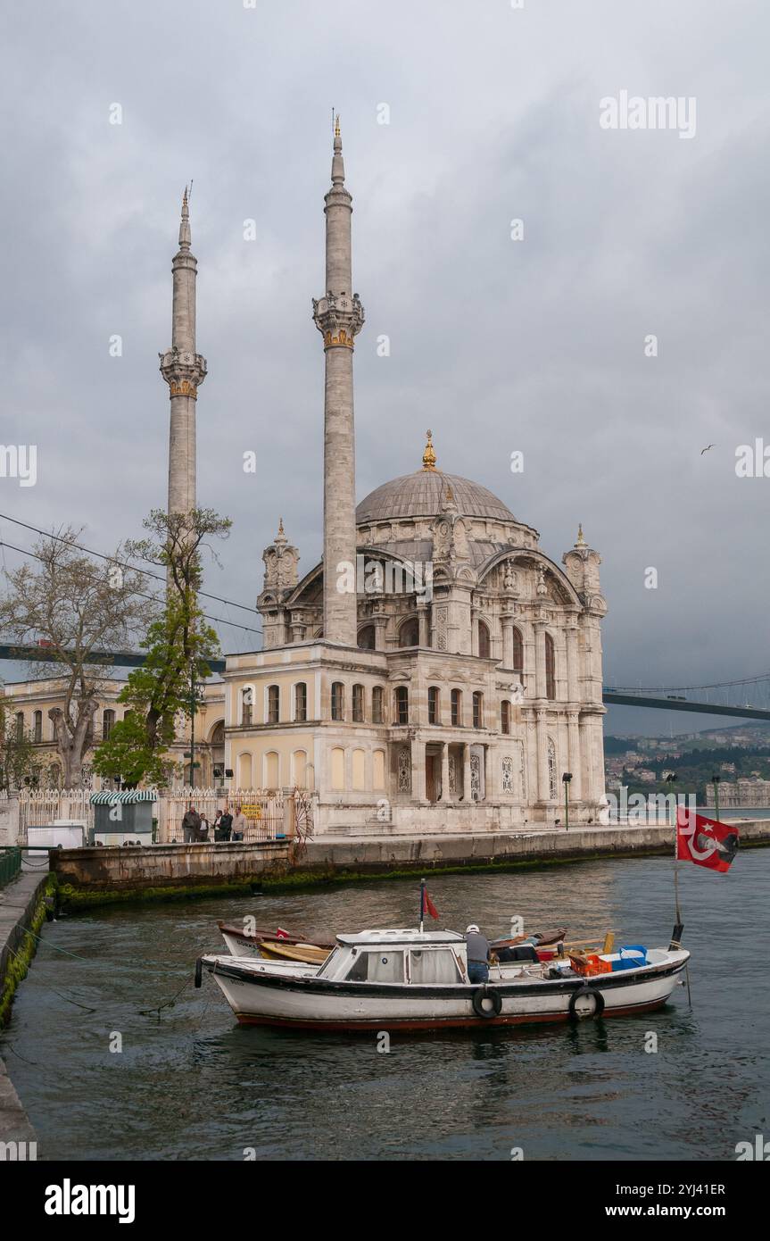 Mosque and building composition hi-res stock photography and images - Alamy