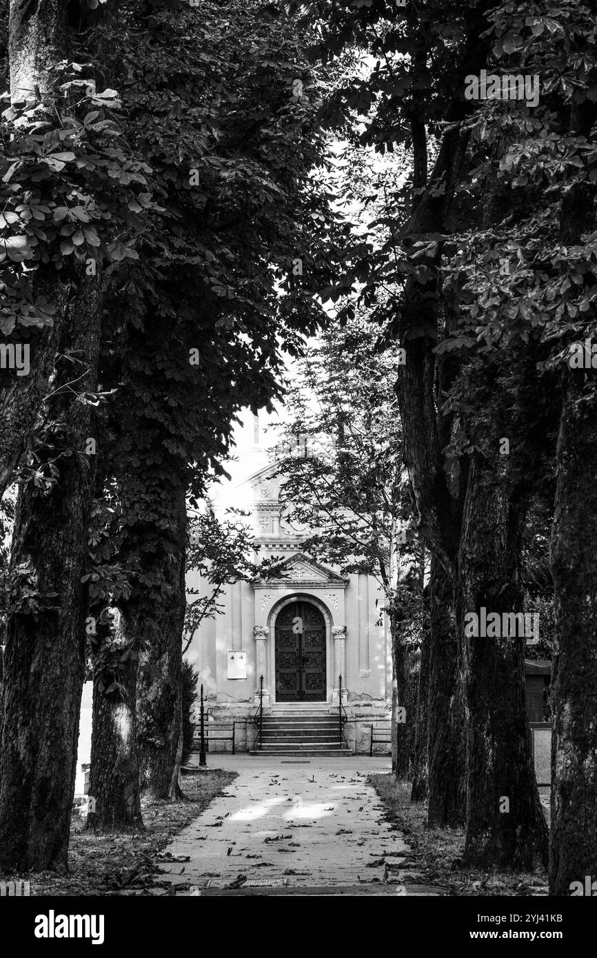 Mirogoj Cemetery in Zagreb, one of the most beautiful cemeteries in ...