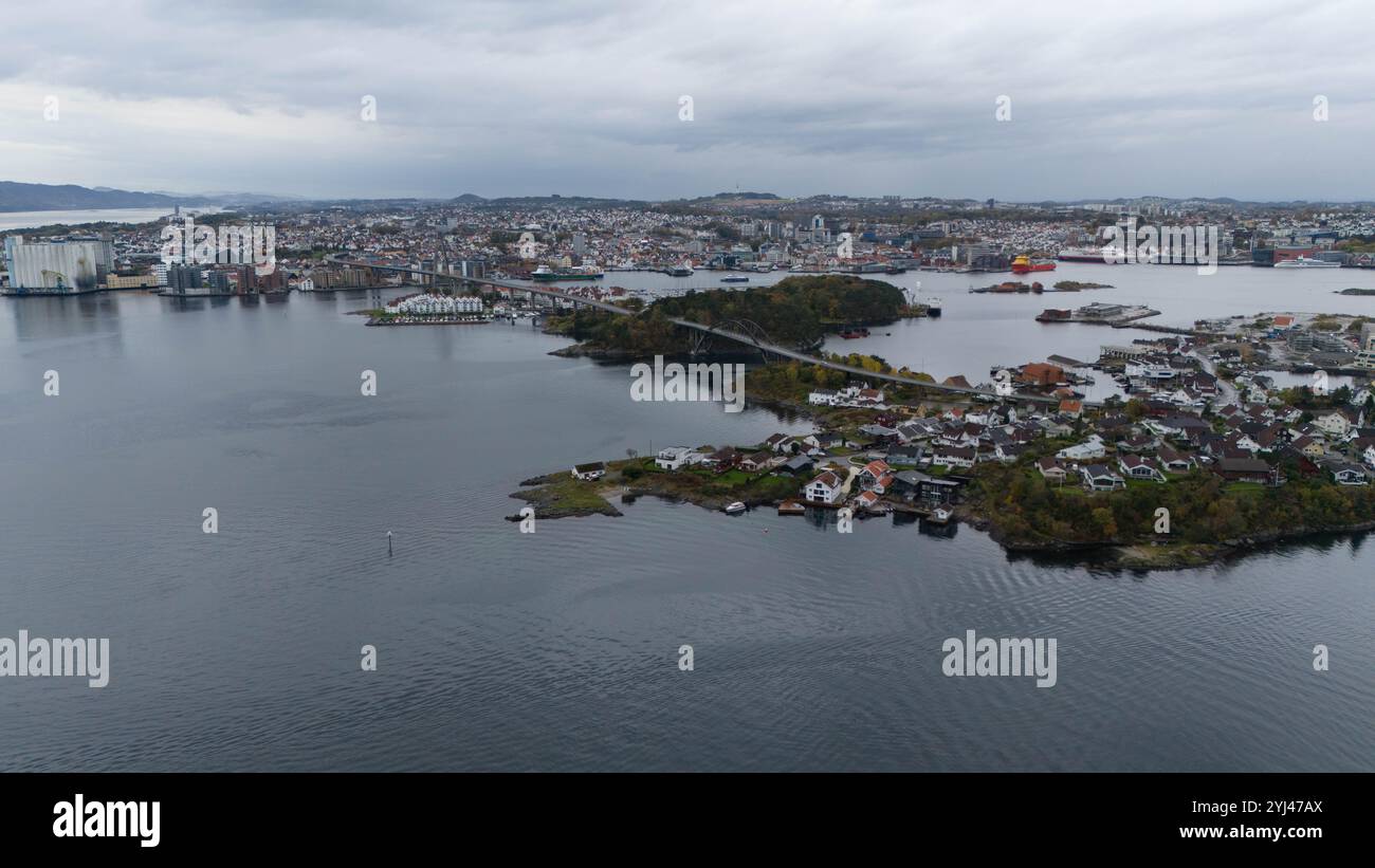 Bridge connecting islands hi-res stock photography and images - Alamy