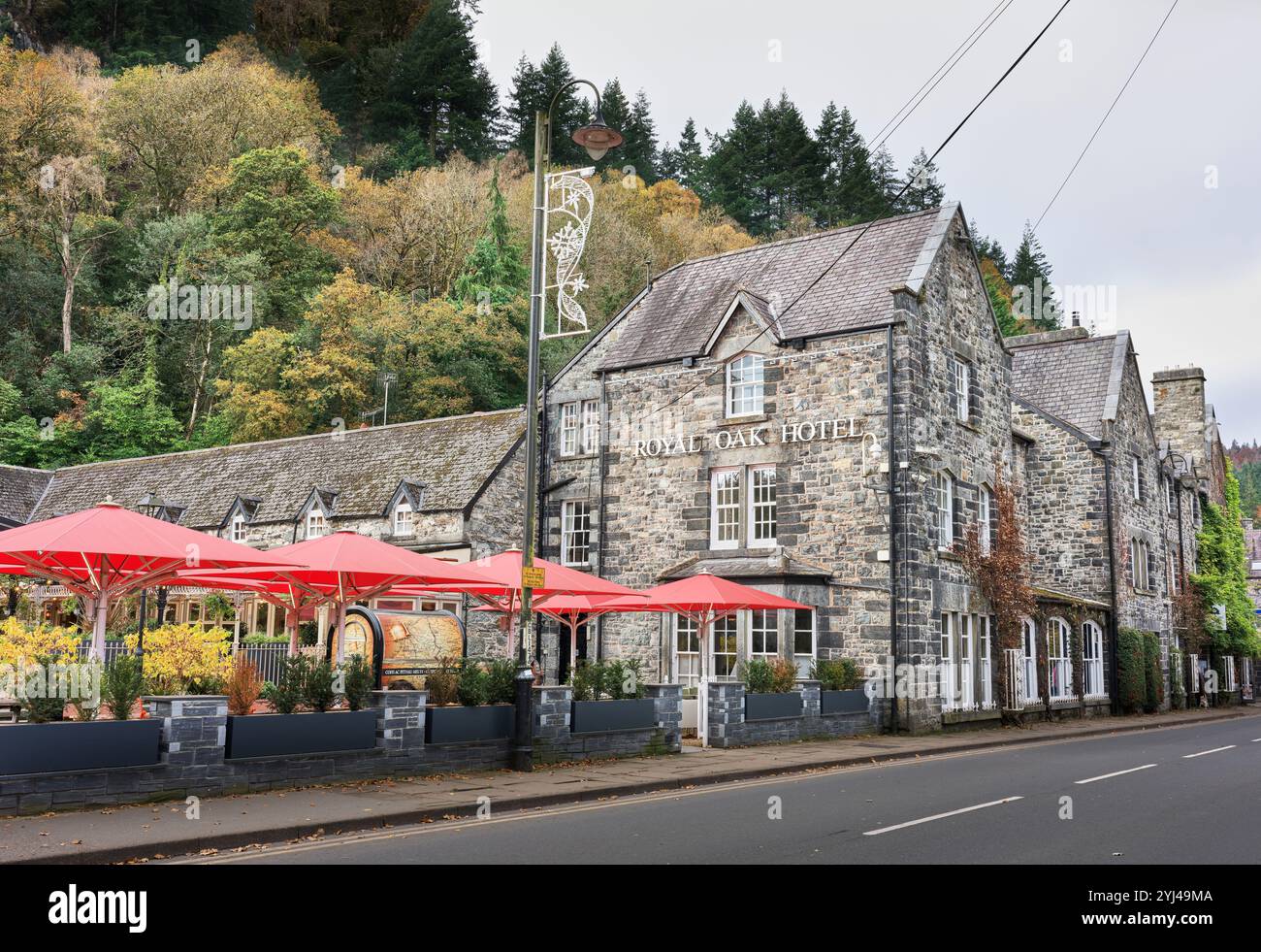 Royal Oak hotel at Betws-y-Coed (Chapel in the Wood), Snowdonia, Wales ...