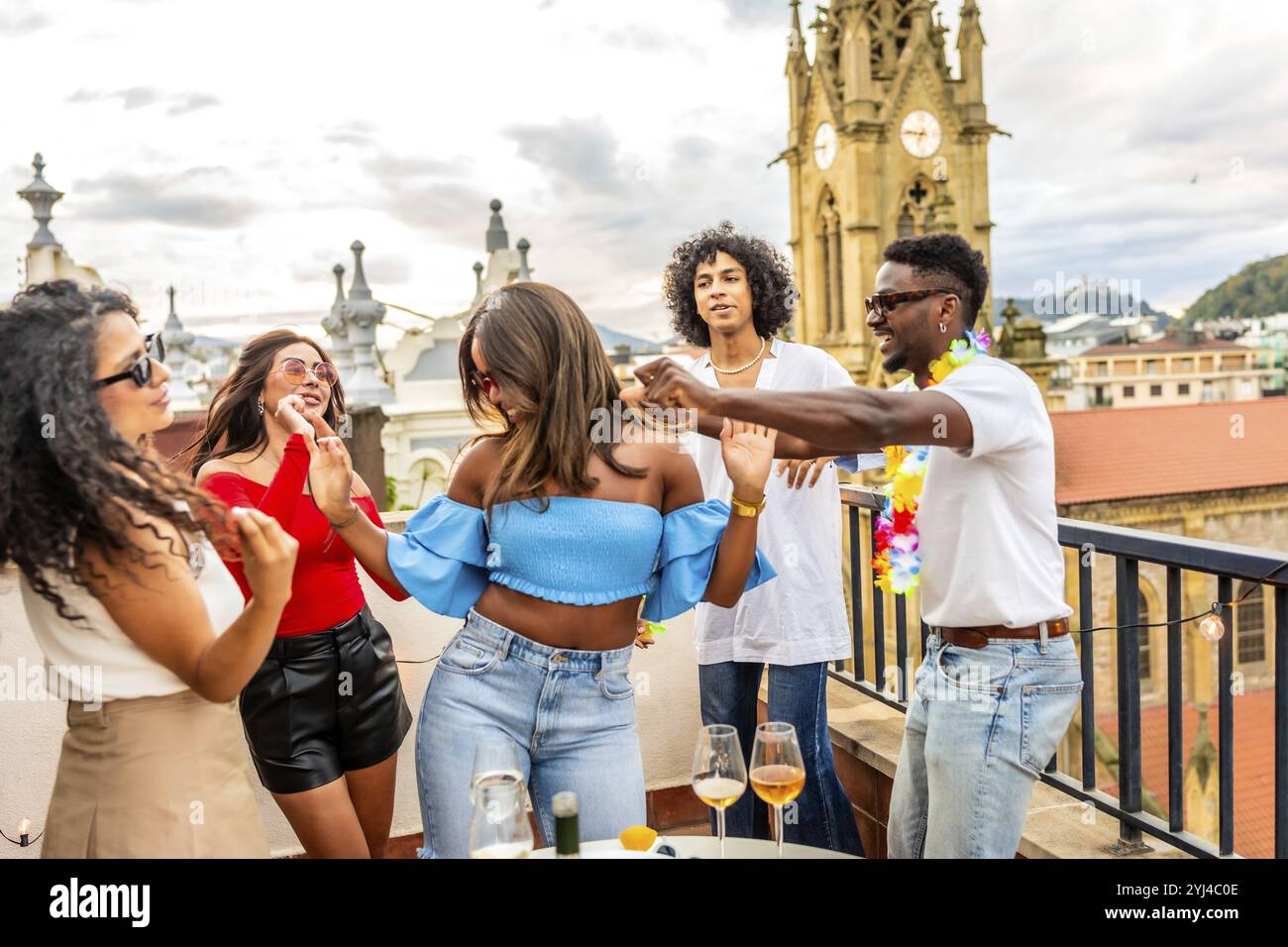 Woman sunset dances in sun hi-res stock photography and images - Alamy