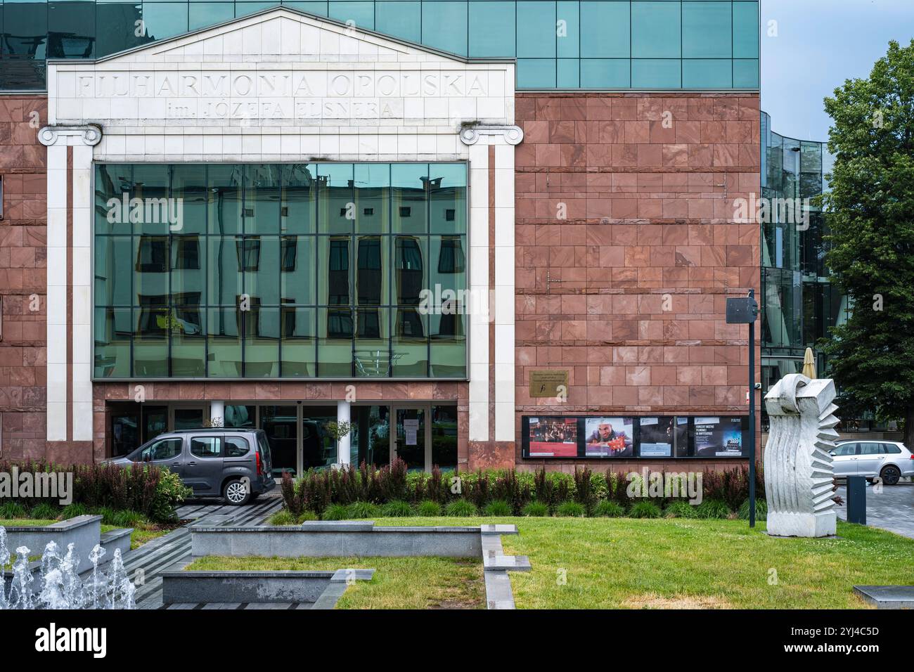 The glass house concert hall hi-res stock photography and images - Alamy
