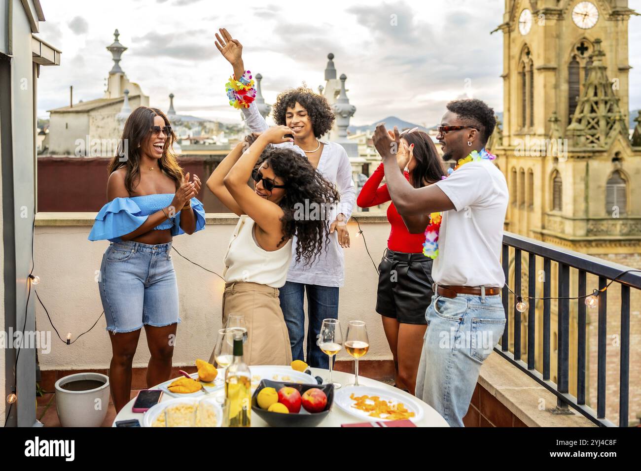 Excited people hi-res stock photography and images - Alamy