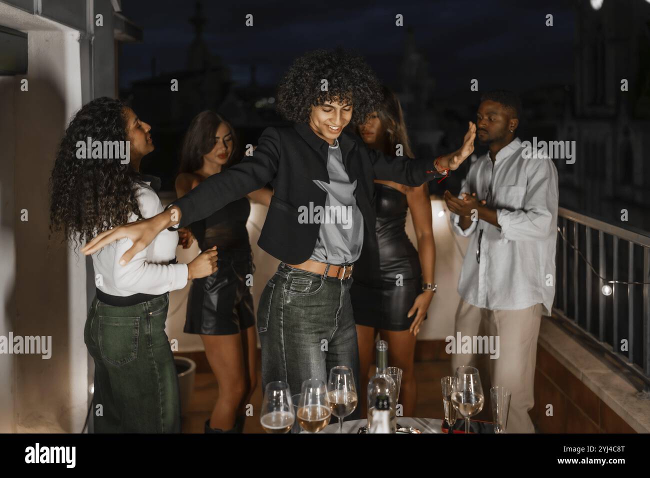 Female dancing in urban environment hi-res stock photography and images ...