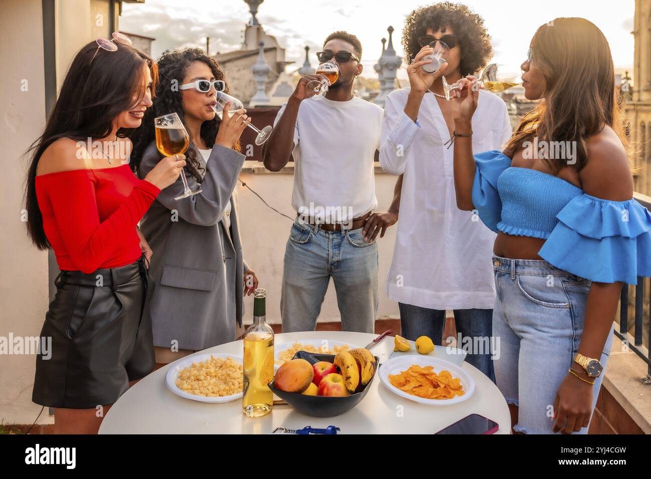 Party together in groups hi-res stock photography and images - Alamy
