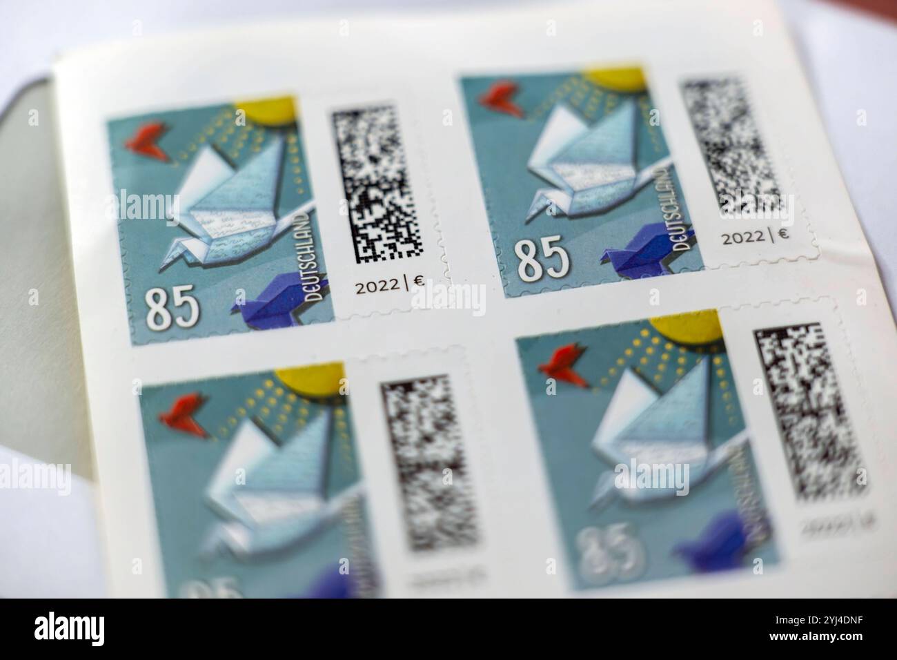Qr briefmarken hi-res stock photography and images - Alamy