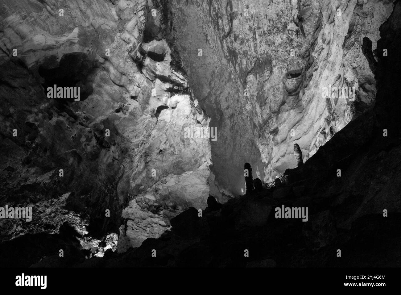 Cave features creating abstract patterns in a large chamber, Carlsbad ...