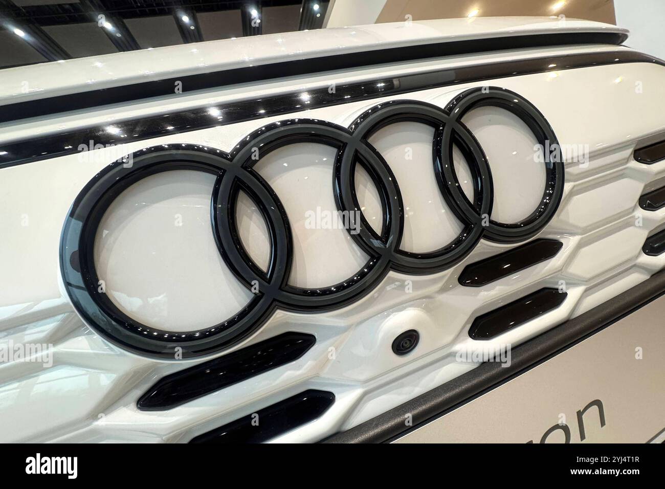 Audi Ringe,,Markenemblem, *** Audi rings,,brand emblem Stock Photo - Alamy