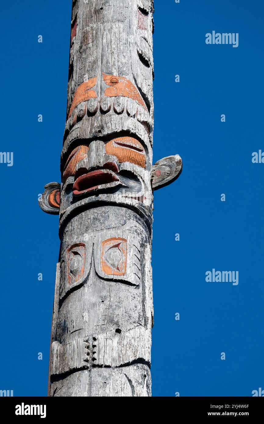 World's tallest totem pole hi-res stock photography and images - Alamy