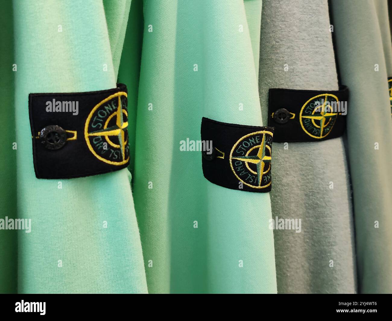 Stone island badge hi-res stock photography and images - Alamy
