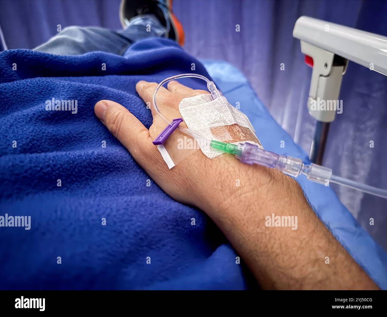 Incubator premature baby hi-res stock photography and images - Alamy