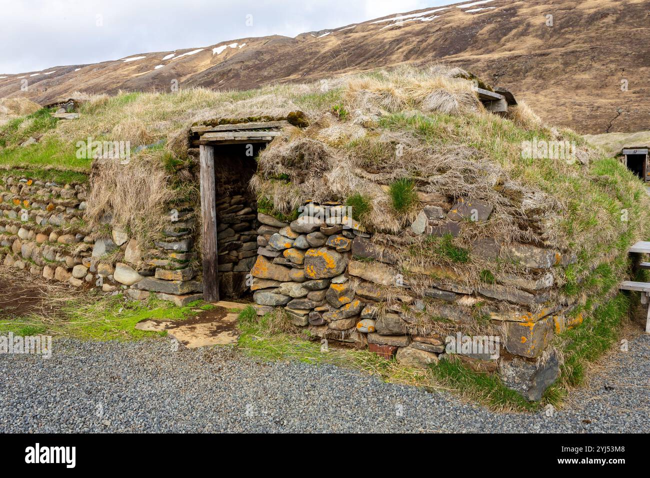 The turf houses of Hjardarhagi farm (Torfhusin I Hjardarhaga ...