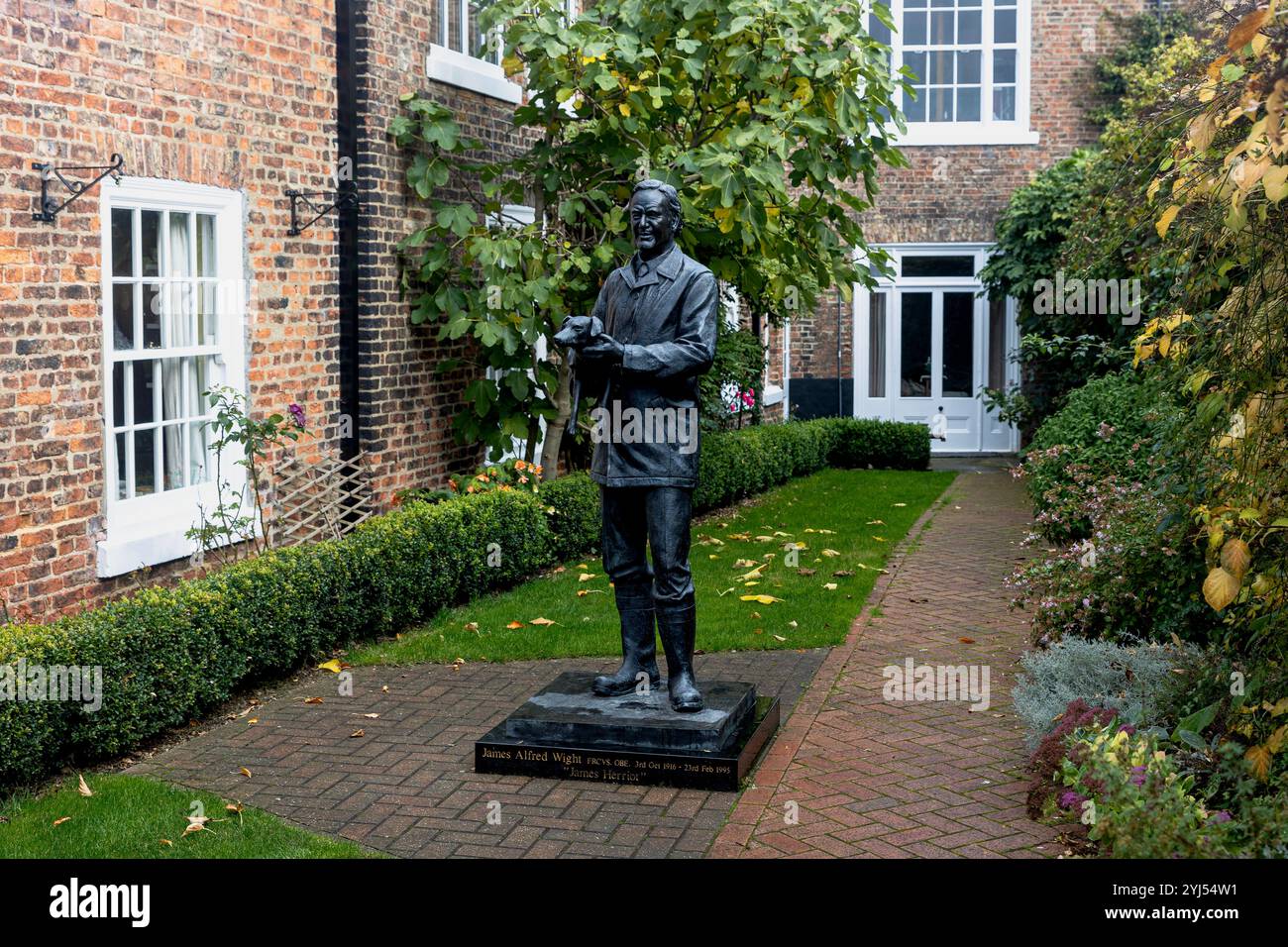 Statue of James Herriot (Alf Wight)by Sean Hedges-Quinn, at The World ...