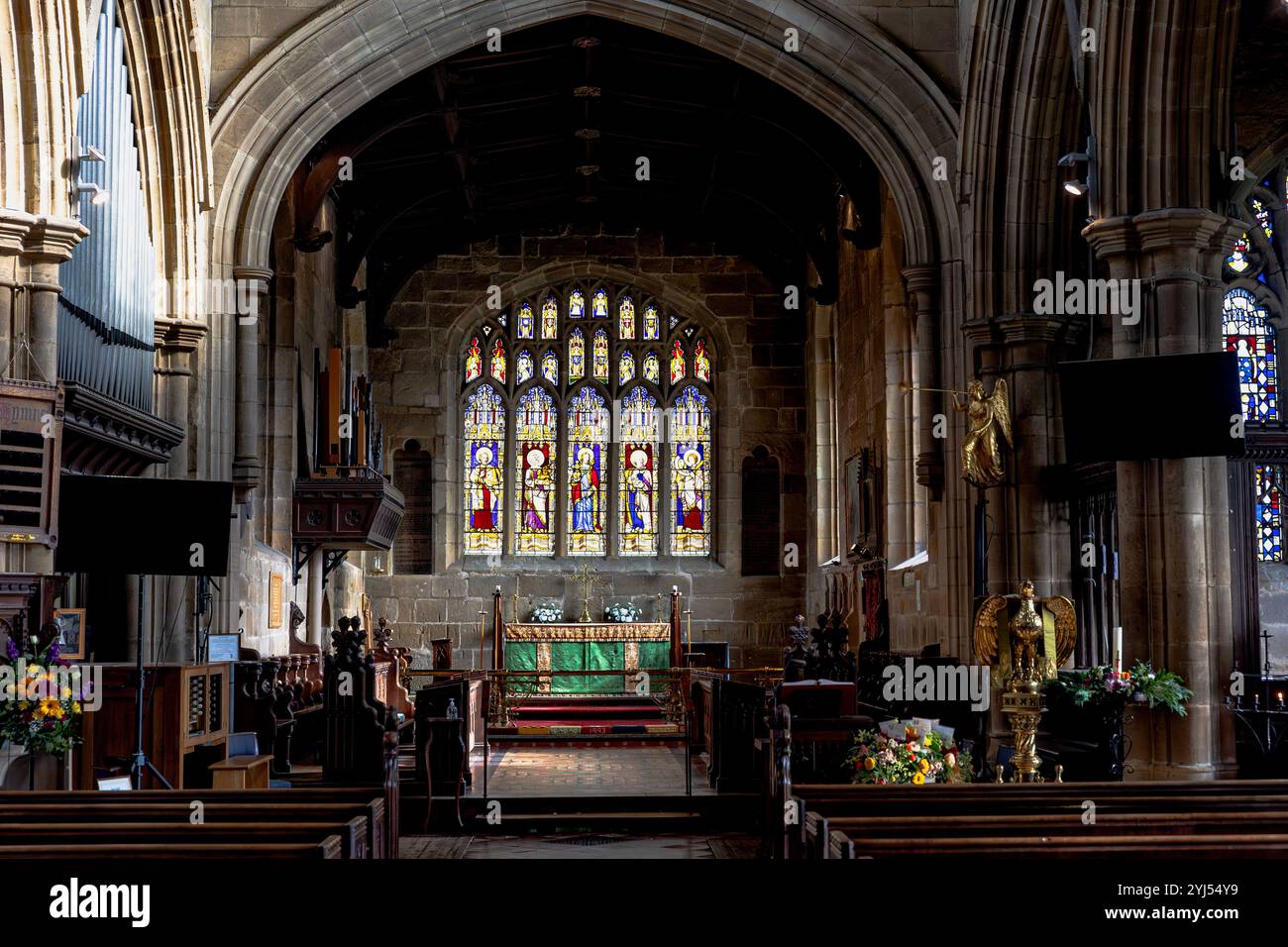 15th century St Mary's church in Thirsk, North Yorkshire Stock Photo ...