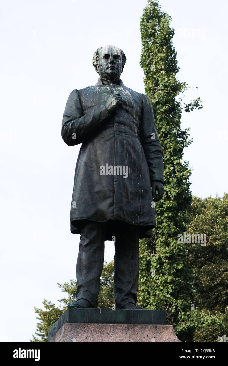 Statue of the Finnish national poet Runeberg Stock Photo - Alamy