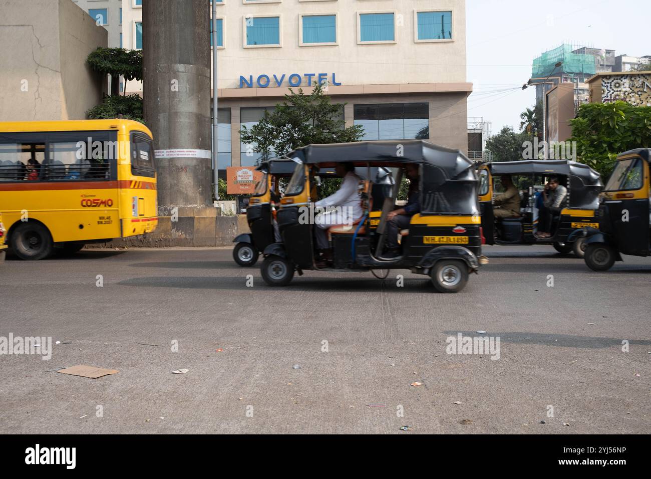 Street scene, Mumbai, India Stock Photo - Alamy