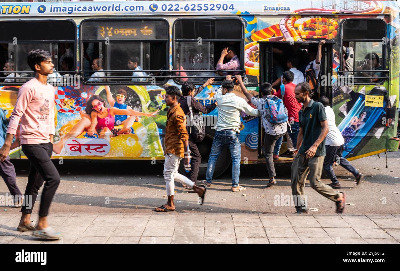 Street scene, Mumbai, India Stock Photo - Alamy
