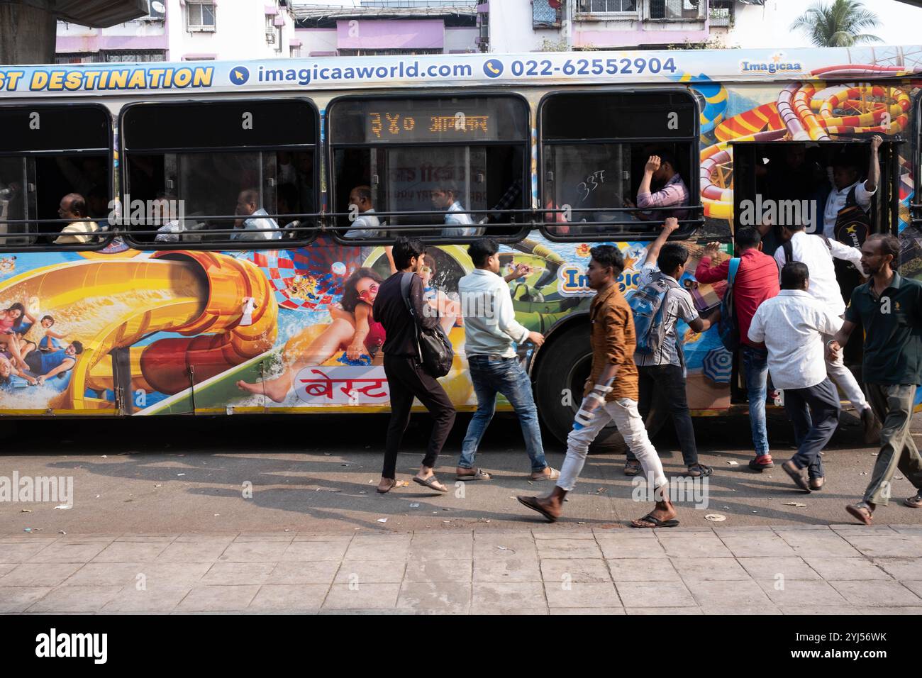 Mumbai buses hi-res stock photography and images - Alamy
