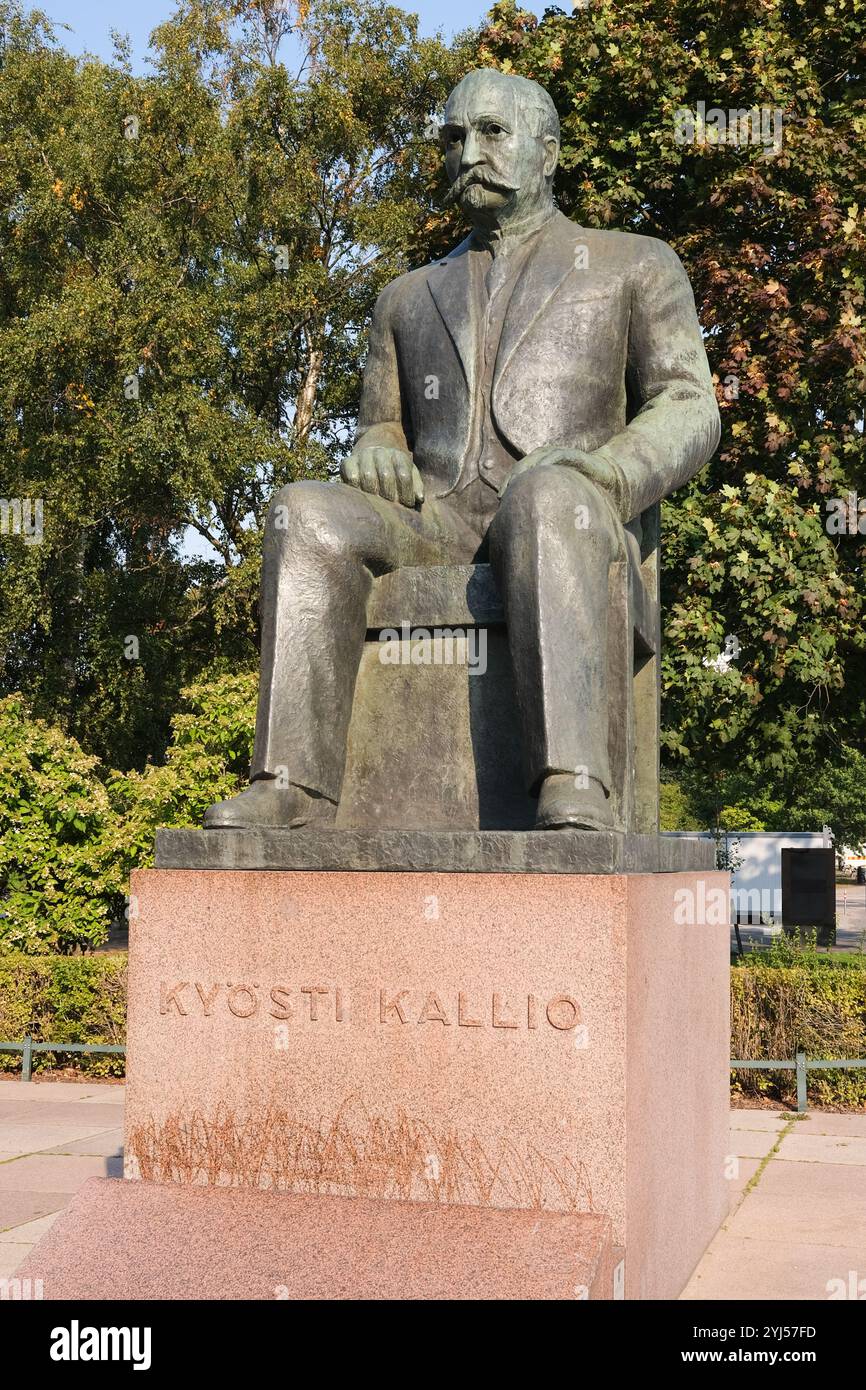 Statue of former Finnish president Kyösti Kallio Stock Photo - Alamy