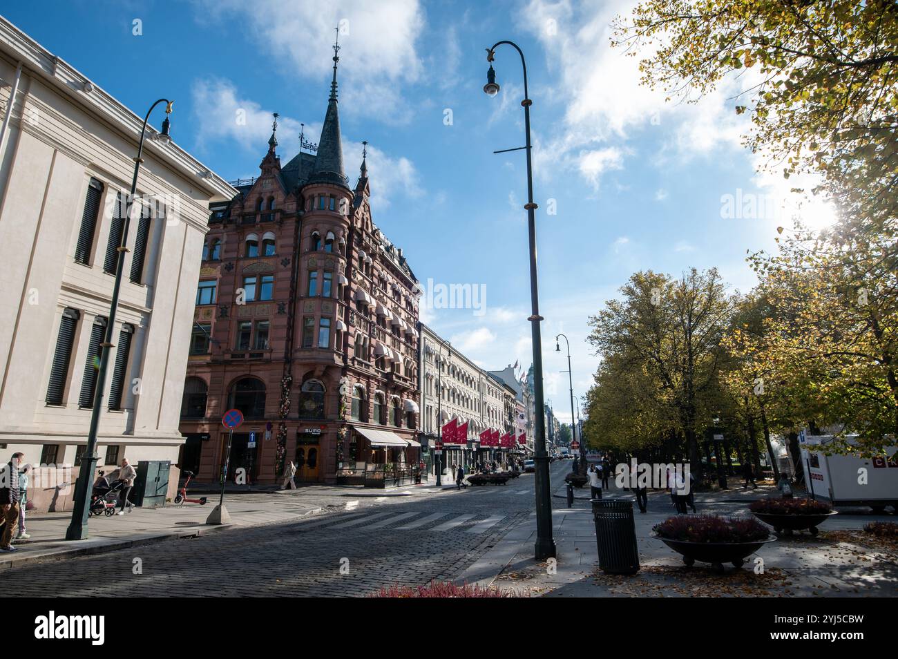 Autumn morning sunshine from the Studenterlunden Park and Garden along ...