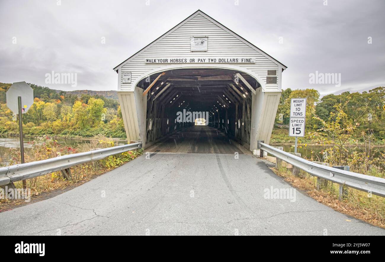 the cornish windsor covered bridge is the longest two lane covered ...