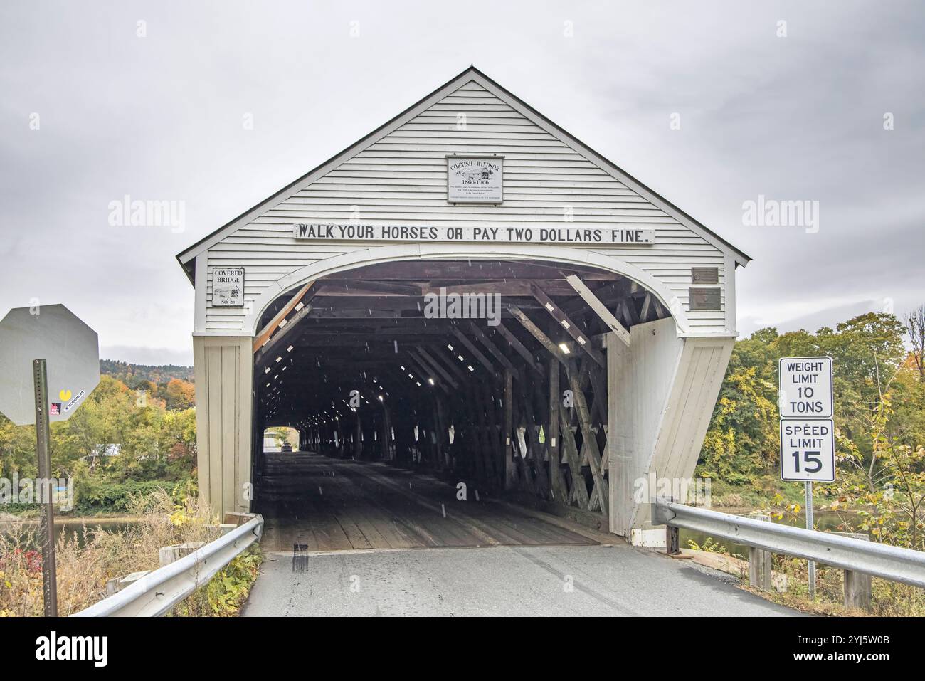 the cornish windsor covered bridge is the longest two lane covered ...