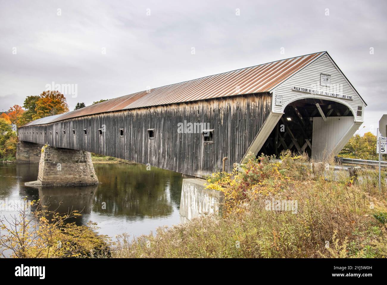 the cornish windsor covered bridge is the longest two lane covered ...