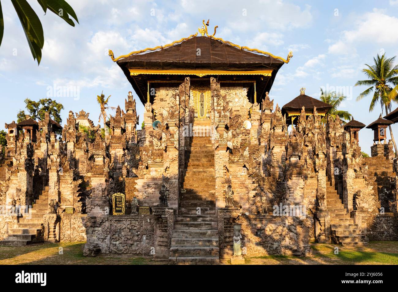 Pura Beji fertility temple to the rice goddess Dewi Sri in Sangsit ...