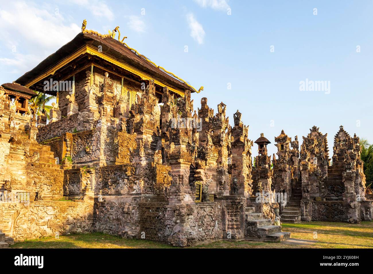 Pura Beji fertility temple to the rice goddess Dewi Sri in Sangsit ...