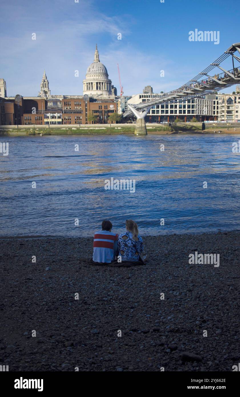 England london southwark millennium hi-res stock photography and images ...