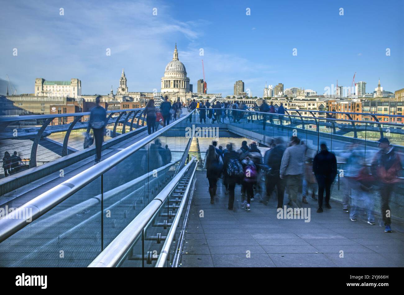England london southwark millennium hi-res stock photography and images ...