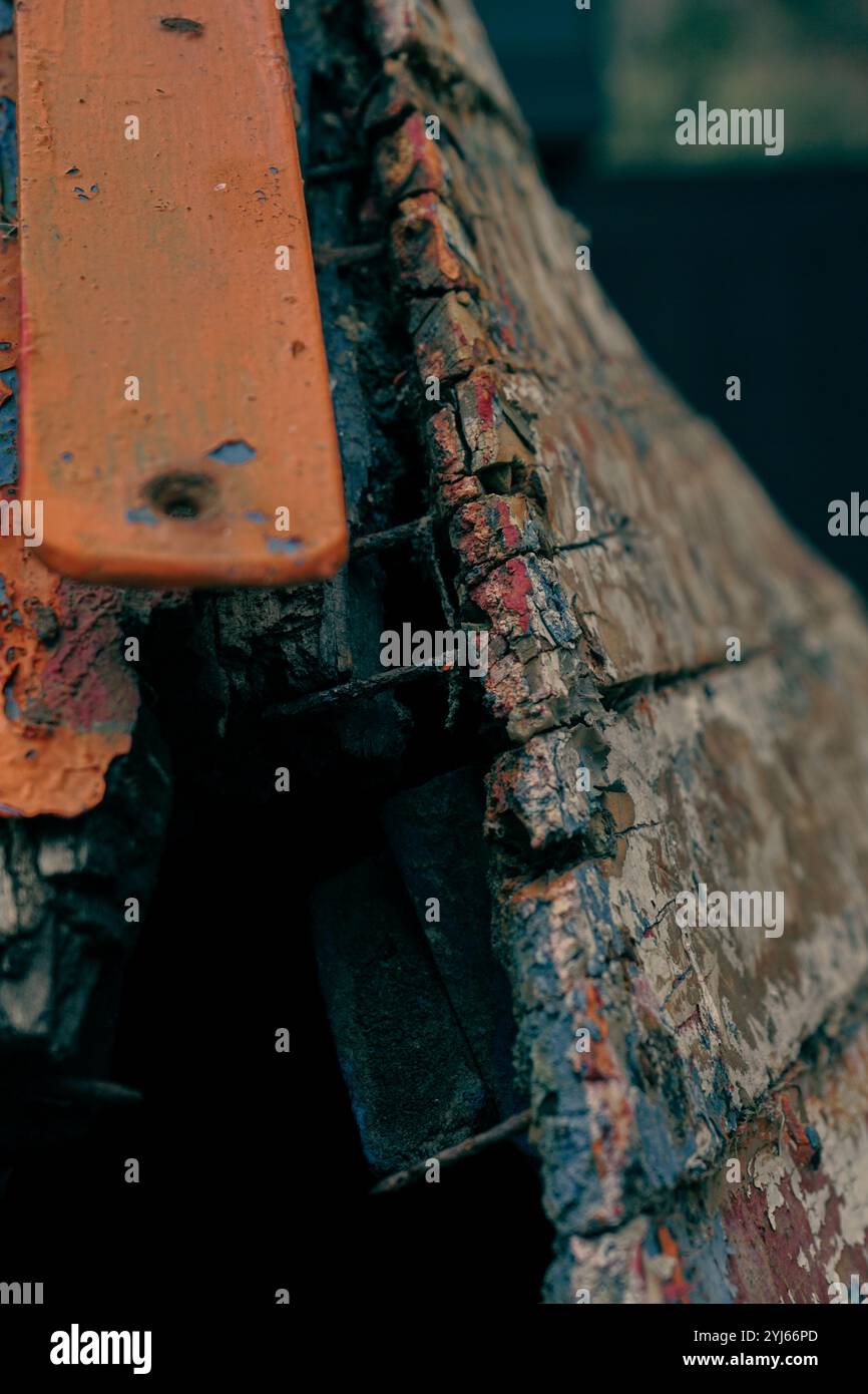 Pintura descascarada pintura hi-res stock photography and images - Alamy