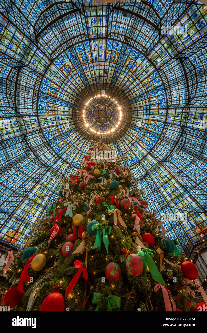 Le printemps paris interior hi-res stock photography and images - Alamy
