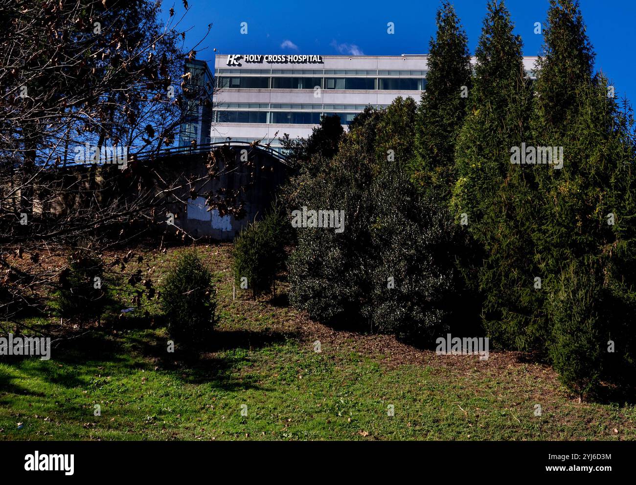 Holy cross hospital hi-res stock photography and images - Alamy